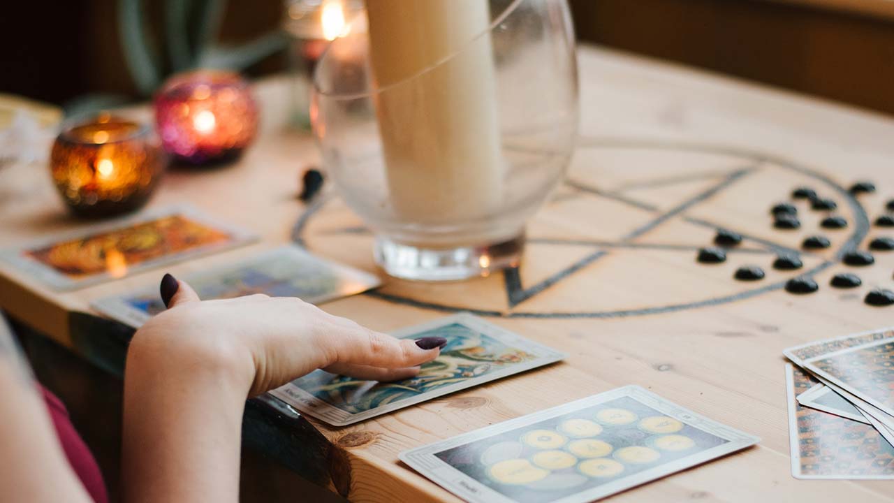 What is an Oracle Reading and How Does it Work?